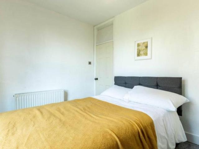 For Rent 5 Bedroom Shared Living/roommate London London DS101840890