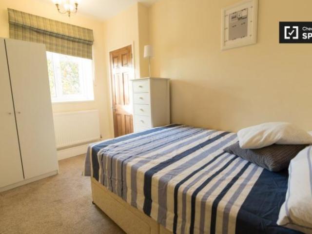 For Rent 5 Bedroom Shared Living/roommate London London DS101849945