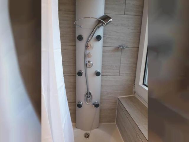For Rent 5 Bedroom Shared Living/roommate London London DS101853968