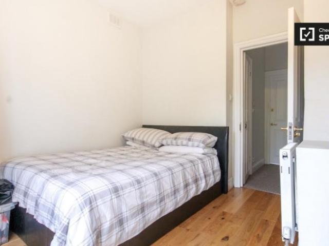 For Rent 5 Bedroom Shared Living/roommate London London DS101853981