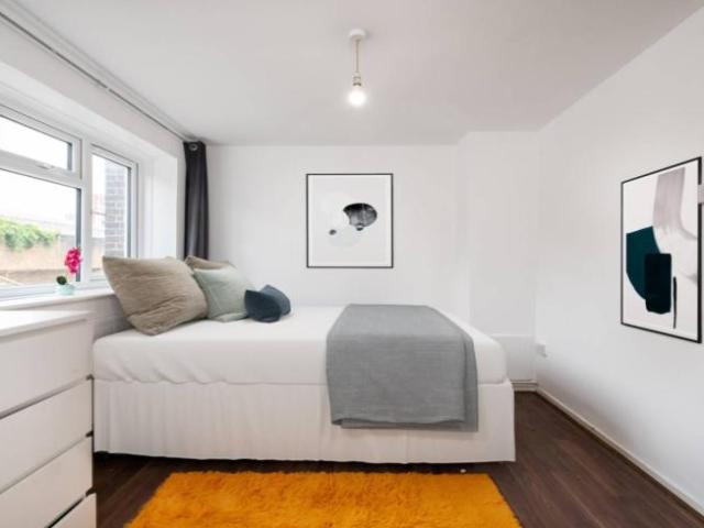 For Rent 5 Bedroom Shared Living/roommate London London DS101052272