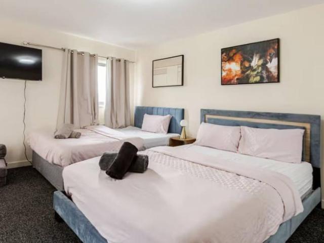 For Rent 5 Bedroom Shared Living/roommate London London DS102664299