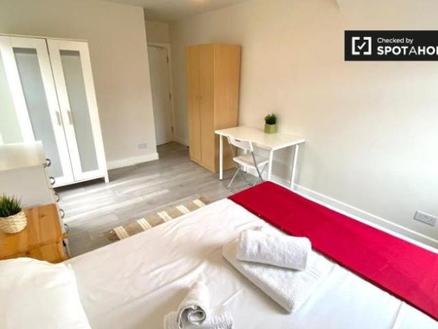 For Rent 5 Bedroom Shared Living/roommate London London DS102719562