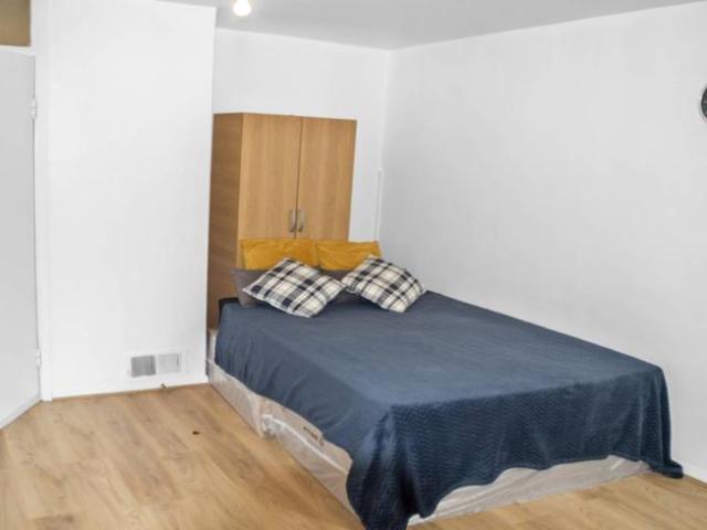 For Rent 5 Bedroom Shared Living/roommate London London DS102056173