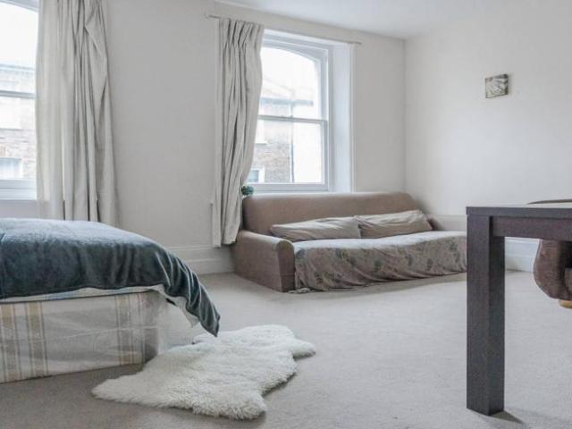 For Rent 5 Bedroom Shared Living/roommate London London DS102056321