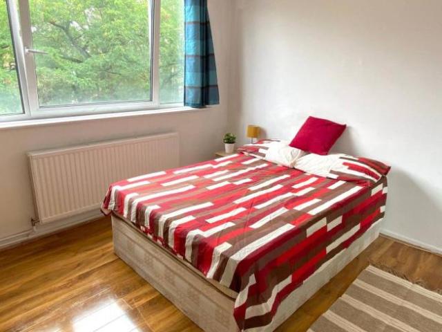For Rent 5 Bedroom Shared Living/roommate London London DS102147324