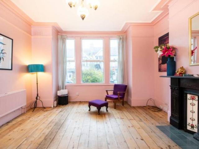 For Rent 5 Bedroom Shared Living/roommate London London DS103218025
