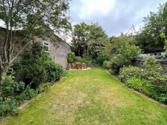 Nice 5 bedroom terraced house for rent in Rockleaze Avenue S.