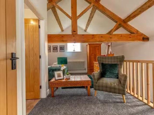 Cozy 5 BR Market Drayton