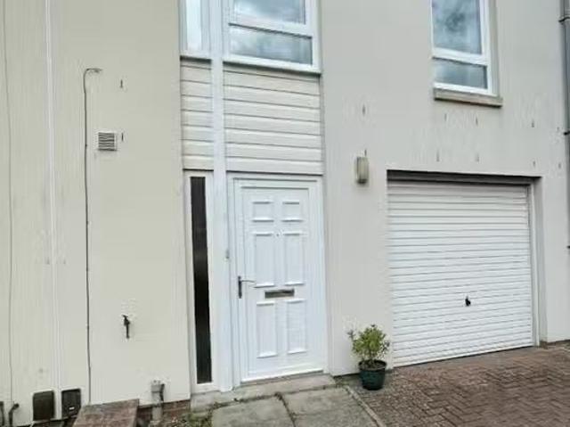 Cheap 5 BR Property to rent in 15, Friary Gardens, DD2 2PA