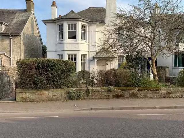 Cozy 5 BR Property to rent in Hepburn Gardens, St Andrews, Fif.