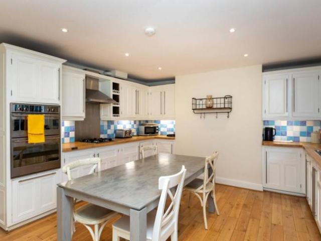 For Rent 6 Bedroom Apartment London London DS101855289