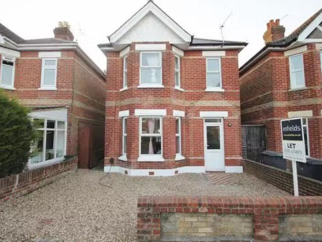 Deal! 6 bedroom detached house for rent in Osborne Road, Bourn.