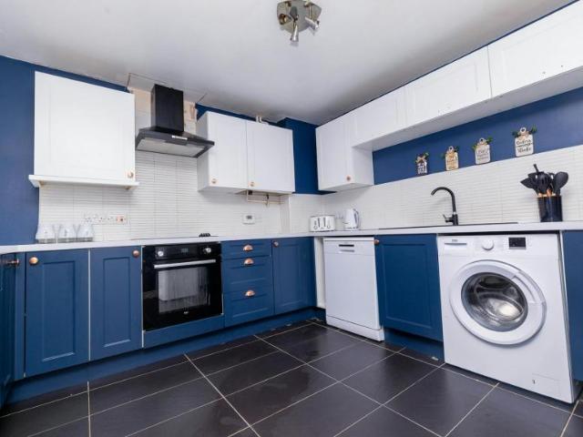 For Rent 6 Bedroom House Corby Corby DS90015883