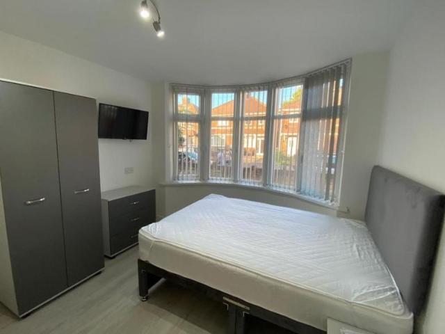 For Rent 6 Bedroom House Beeston East Midlands DLS99758015