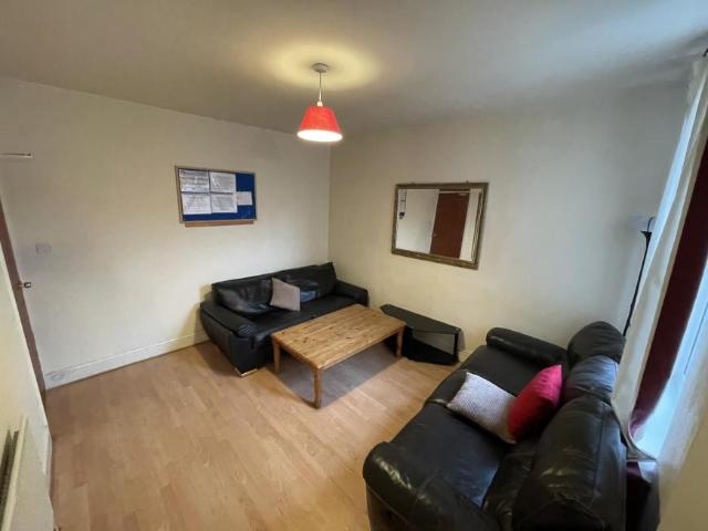 For Rent 6 Bedroom House Lenton East Midlands DS98289374