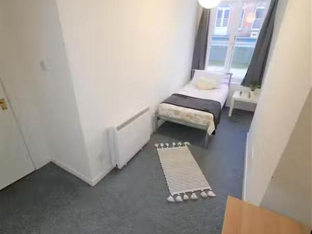 For Rent! 6 bedroom house share for rent in Snowdrops, Bournem.
