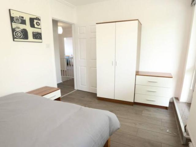 For Rent 6 Bedroom Shared Living/roommate London London DLS101849477
