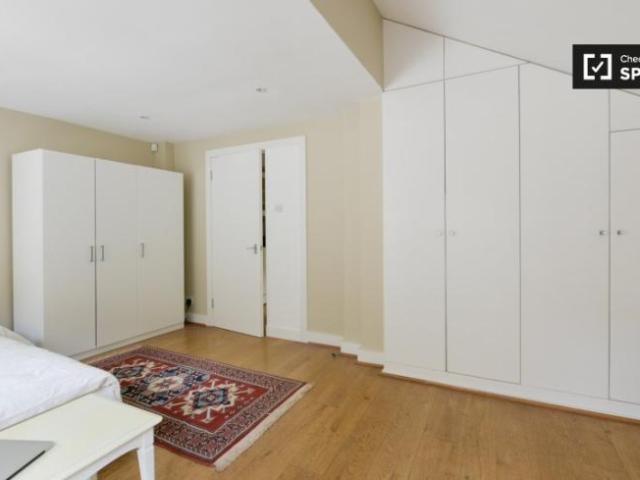 For Rent 6 Bedroom Shared Living/roommate London London DLS102797089