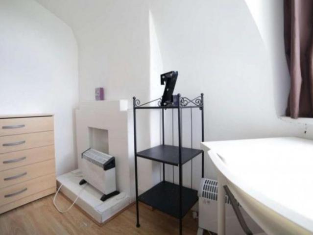 For Rent 6 Bedroom Shared Living/roommate London London DLS90559677
