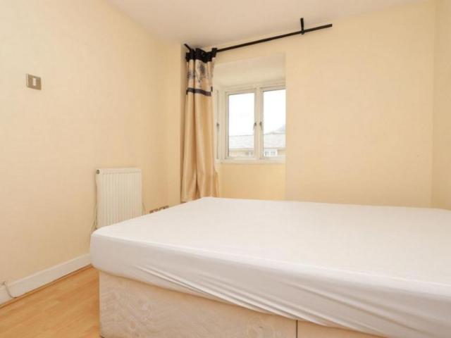 For Rent 6 Bedroom Shared Living/roommate London London DLS90559822