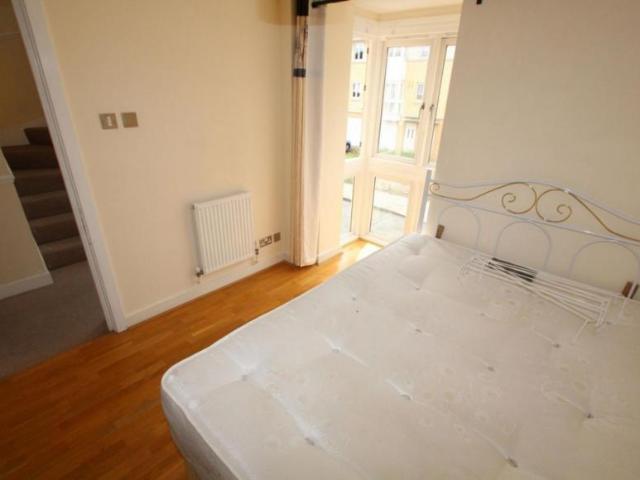 For Rent 6 Bedroom Shared Living/roommate London London DLS90559873