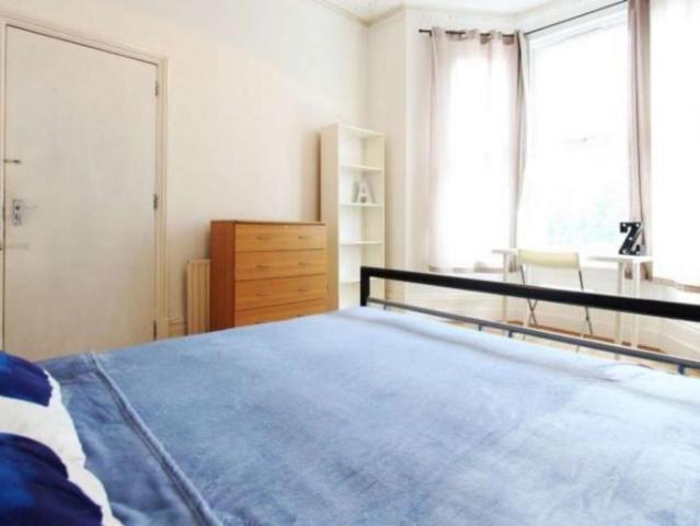 For Rent 6 Bedroom Shared Living/roommate London London DLS90559322