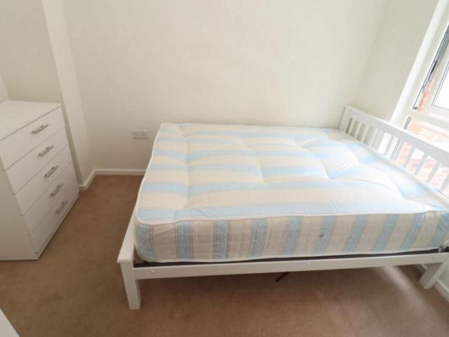 For Rent 6 Bedroom Shared Living/roommate London London DLS90559378