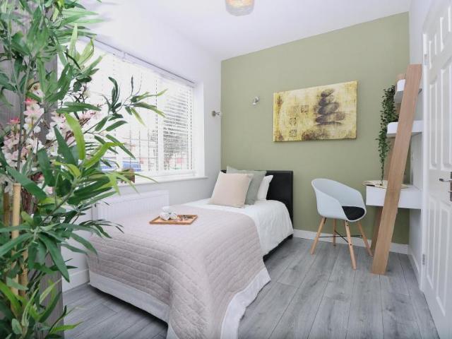 For Rent 6 Bedroom Shared Living/roommate London London DLS90562213