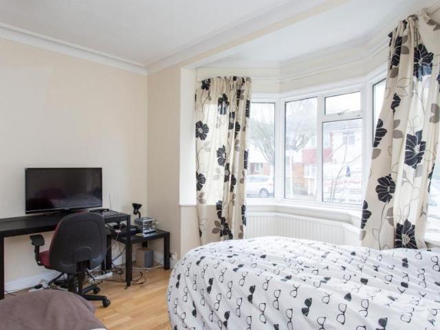 For Rent 6 Bedroom Shared Living/roommate London London DLS90562245