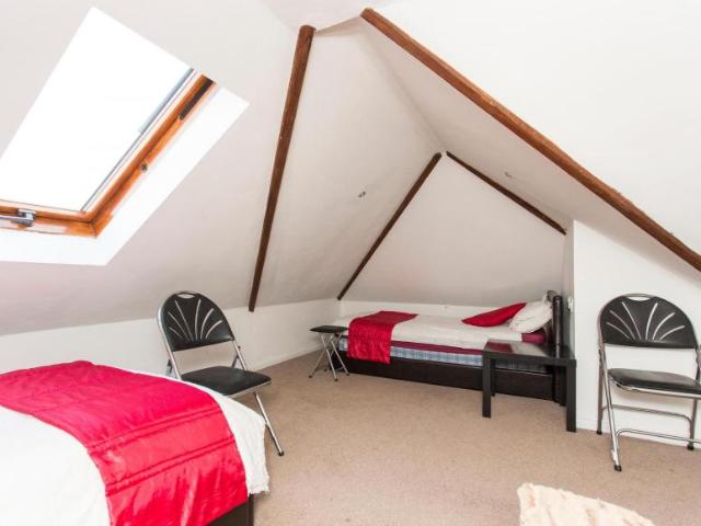 For Rent 6 Bedroom Shared Living/roommate London London DS90559295