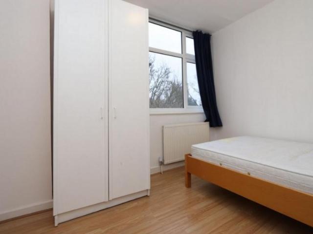 For Rent 6 Bedroom Shared Living/roommate London London DS90559788