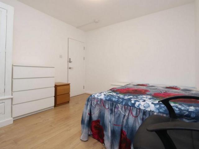 For Rent 6 Bedroom Shared Living/roommate London London DS90559789