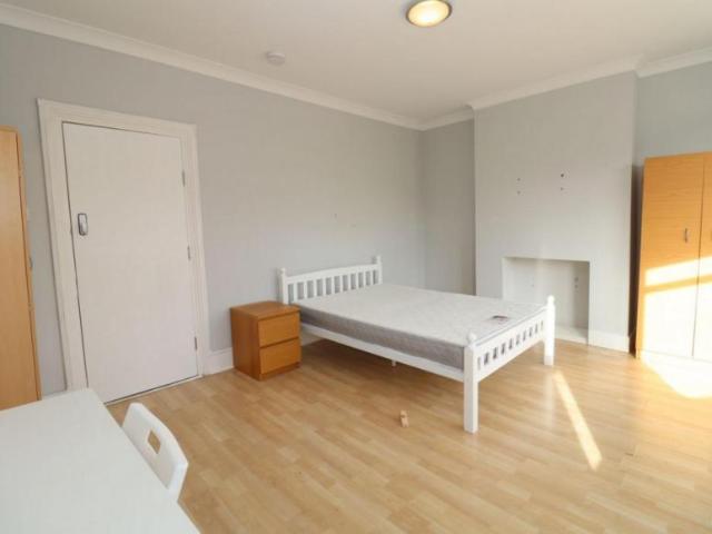 For Rent 6 Bedroom Shared Living/roommate London London DS90559898