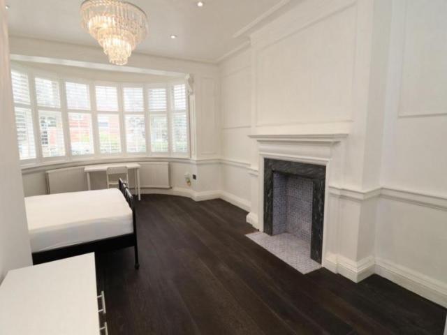 For Rent 6 Bedroom Shared Living/roommate London London DS90559966