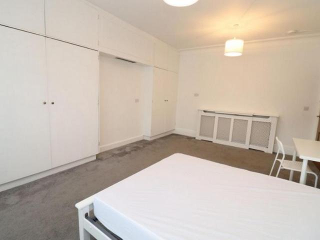 For Rent 6 Bedroom Shared Living/roommate London London DS90559971