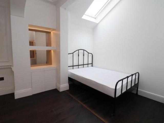 For Rent 6 Bedroom Shared Living/roommate London London DS90559972