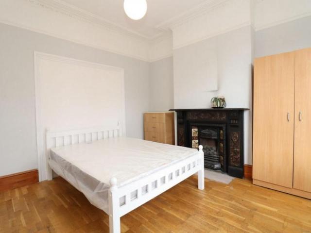 For Rent 6 Bedroom Shared Living/roommate London London DS90560274