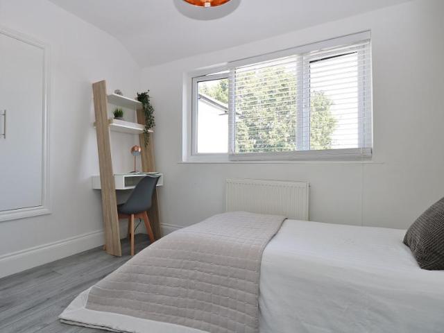 For Rent 6 Bedroom Shared Living/roommate London London DS90562296