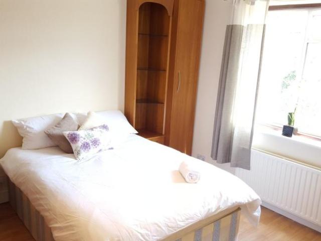 For Rent 6 Bedroom Shared Living/roommate London London DS90562238