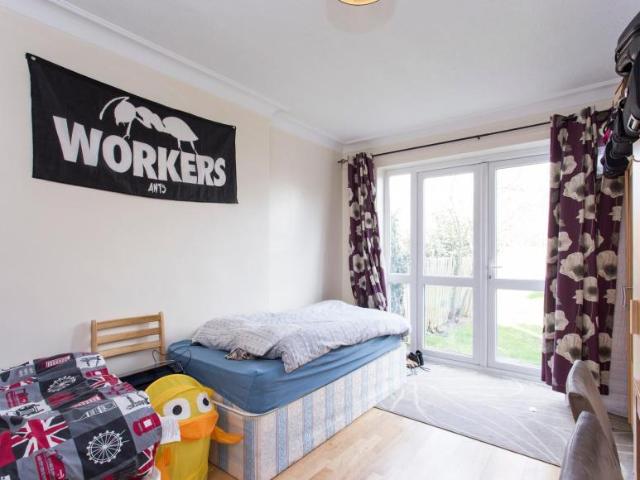 For Rent 6 Bedroom Shared Living/roommate London London DS90562559