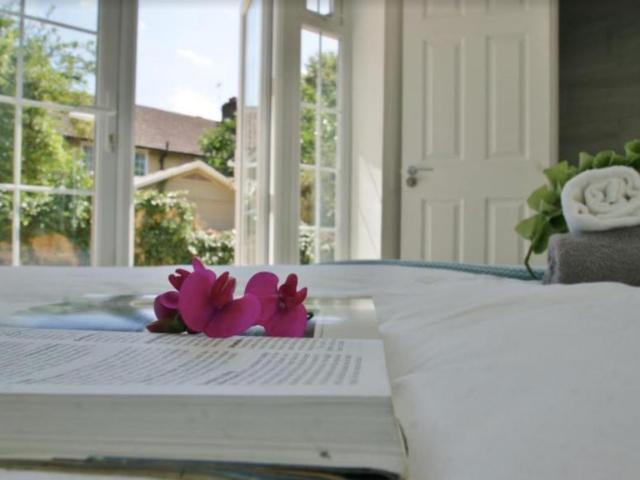 For Rent 6 Bedroom Shared Living/roommate London London DS90562562