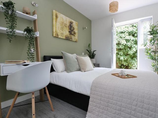 For Rent 6 Bedroom Shared Living/roommate London London DS90562567