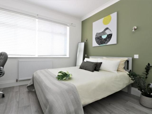 For Rent 6 Bedroom Shared Living/roommate London London DS90562566