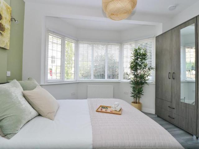 For Rent 6 Bedroom Shared Living/roommate London London DS90562531