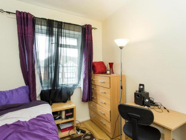 For Rent 6 Bedroom Shared Living/roommate London London DS90562810