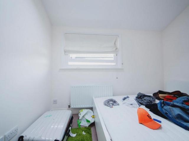For Rent 6 Bedroom Shared Living/roommate London London DS90563385