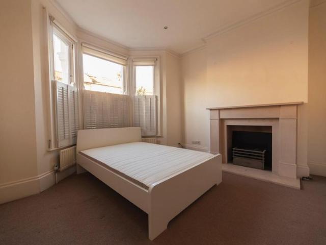 For Rent 6 Bedroom Shared Living/roommate London London DS90563454