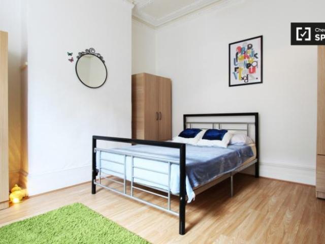 For Rent 6 Bedroom Shared Living/roommate London London DS100946547