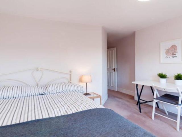 For Rent 6 Bedroom Shared Living/roommate London London DS101822573